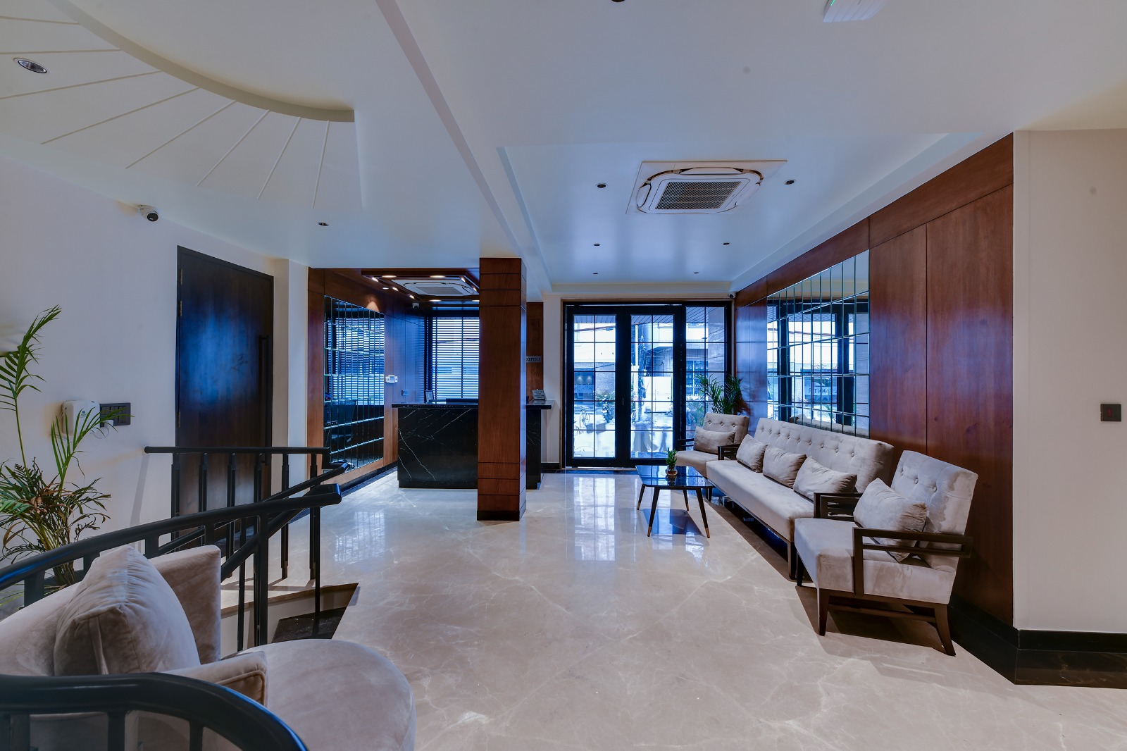 About Us - Hotel Quality Inn - Unmatched Hospitality & Elegance